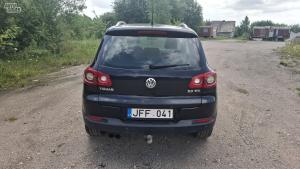 Black Volkswagen Tiguan 2009 in Siauliai, with an engine capacity of 2.00 L and mileage of 337 thousand km for 3750 €, photo 7 on AUTOMOTO.COM.LV