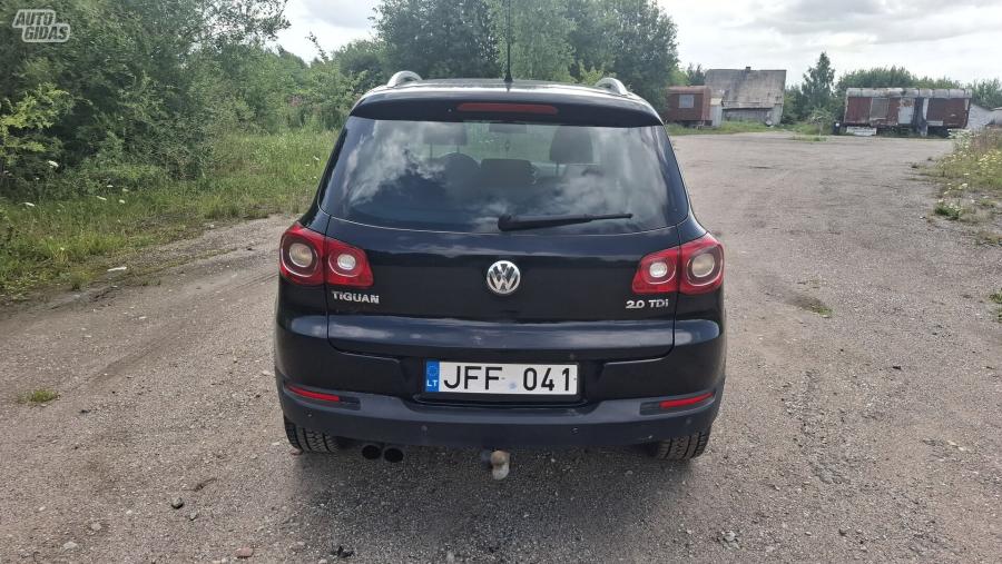 Black Volkswagen Tiguan 2009 in Siauliai, with an engine capacity of 2.00 L and mileage of 337 thousand km for 3750 €, photo 7 on AUTOMOTO.COM.LV