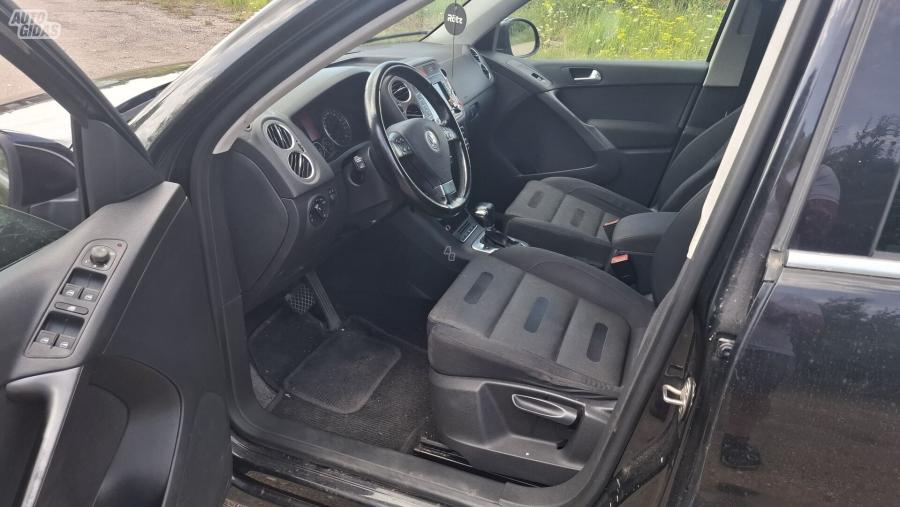 Black Volkswagen Tiguan 2009 in Siauliai, with an engine capacity of 2.00 L and mileage of 337 thousand km for 3750 €, photo 10 on AUTOMOTO.COM.LV