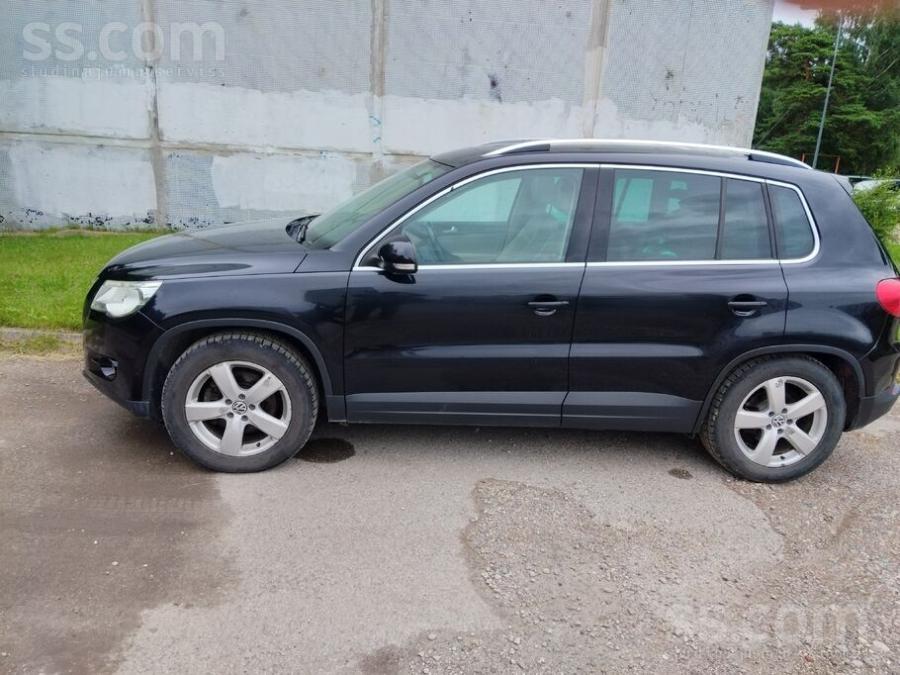 Melns Volkswagen Tiguan 2009 Liepāja, ar dzinēja tilpumu 2.00 L un nobraukumu 208 tūkst. km par 3600 €, foto 6 vietnē AUTOMOTO.COM.LV