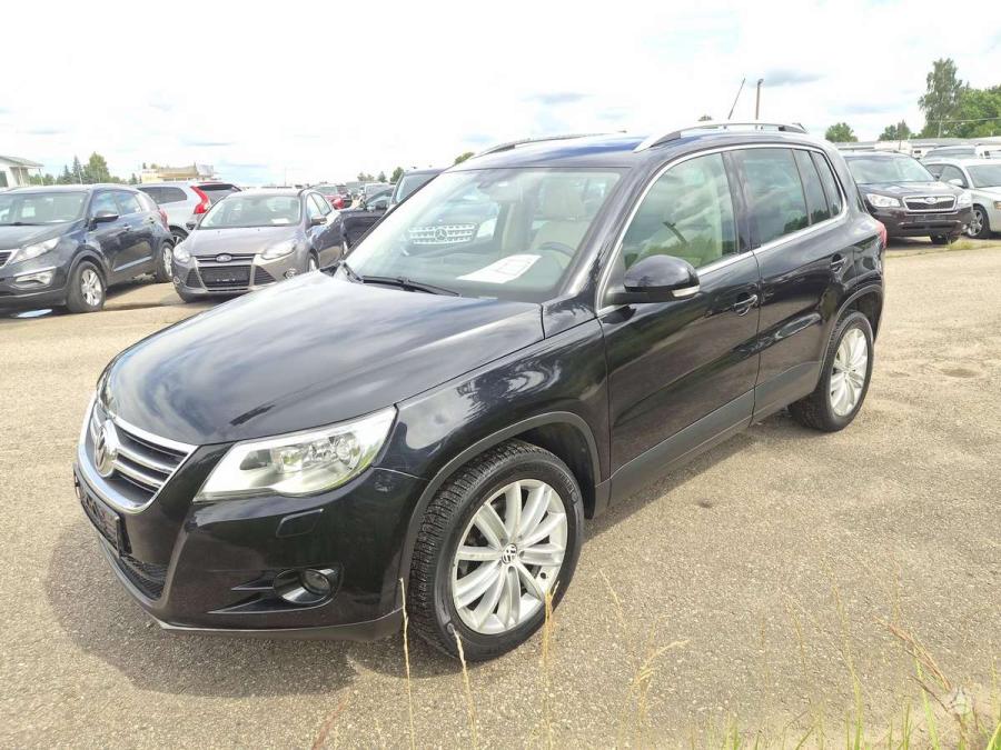 Melns Volkswagen Tiguan 2009 Utena, ar dzinēja tilpumu 1.98 L un nobraukumu 193 tūkst. km par 5950 €, foto 1 vietnē AUTOMOTO.COM.LV