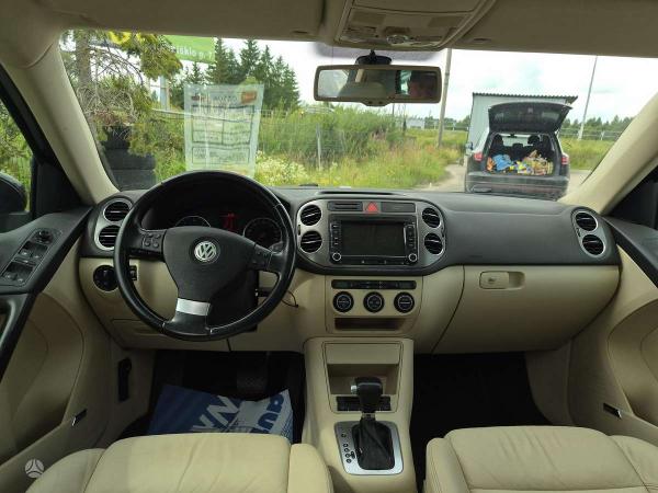 Melns Volkswagen Tiguan 2009 Utena, ar dzinēja tilpumu 1.98 L un nobraukumu 193 tūkst. km par 5950 €, foto 9 vietnē AUTOMOTO.COM.LV