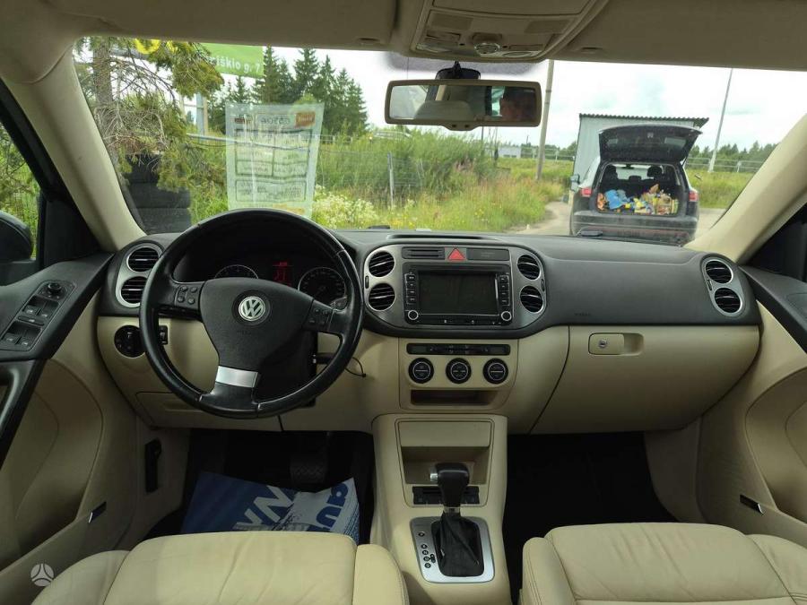 Melns Volkswagen Tiguan 2009 Utena, ar dzinēja tilpumu 1.98 L un nobraukumu 193 tūkst. km par 5950 €, foto 10 vietnē AUTOMOTO.COM.LV