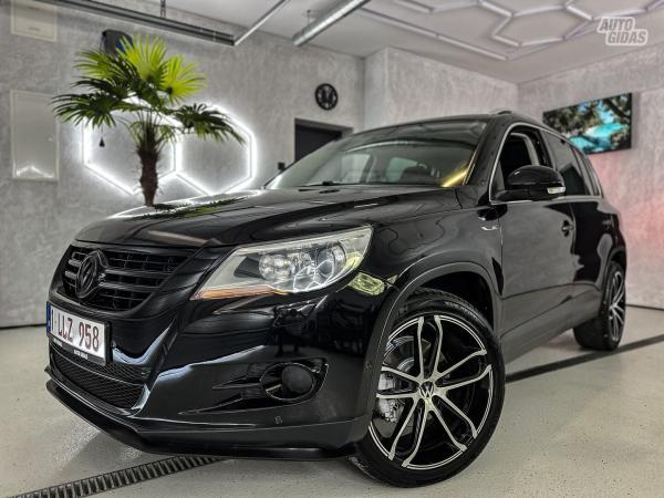 Melns Volkswagen Tiguan 2009 Kauņa, ar dzinēja tilpumu 2.00 L un nobraukumu 295 tūkst. km par 6900 €, foto 1 vietnē AUTOMOTO.COM.LV