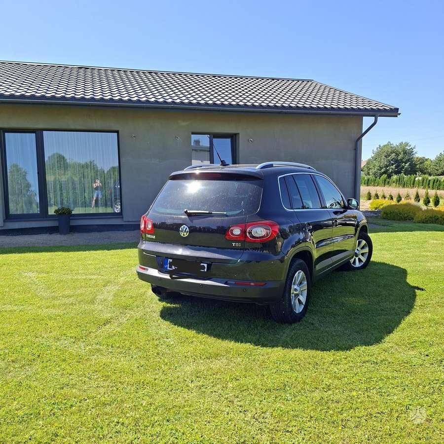Melns Volkswagen Tiguan 2009 Kauņa, ar dzinēja tilpumu 1.39 L un nobraukumu 240 tūkst. km par 4500 €, foto 4 vietnē AUTOMOTO.COM.LV