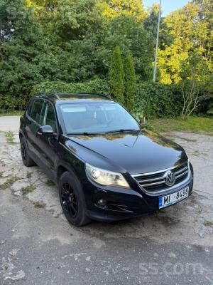 Melns Volkswagen Tiguan 2009 Liepāja, ar dzinēja tilpumu 2.00 L un nobraukumu 250 tūkst. km par 4499 €, foto 5 vietnē AUTOMOTO.COM.LV