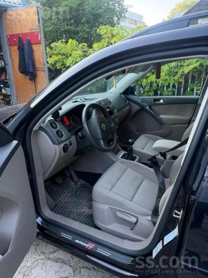 Melns Volkswagen Tiguan 2009 Liepāja, ar dzinēja tilpumu 2.00 L un nobraukumu 250 tūkst. km par 4499 €, foto 11 vietnē AUTOMOTO.COM.LV