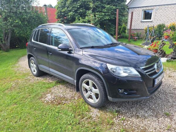 Melns Volkswagen Tiguan 2009 Rīga, ar dzinēja tilpumu 2.00 L un nobraukumu 230 tūkst. km par 5800 €, foto 1 vietnē AUTOMOTO.COM.LV