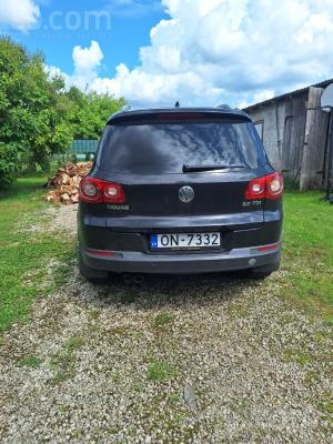 Melns Volkswagen Tiguan 2009 Rīga, ar dzinēja tilpumu 2.00 L un nobraukumu 230 tūkst. km par 5800 €, foto 4 vietnē AUTOMOTO.COM.LV