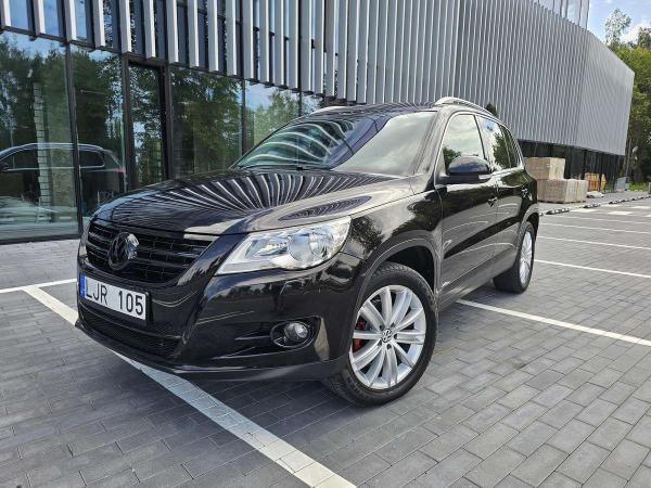 Melns Volkswagen Tiguan 2009 Kauņa, ar dzinēja tilpumu 2.00 L un nobraukumu 300 tūkst. km par 5800 €, foto 3 vietnē AUTOMOTO.COM.LV