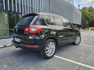 Melns Volkswagen Tiguan 2009 Kauņa, ar dzinēja tilpumu 2.00 L un nobraukumu 300 tūkst. km par 5800 €, foto 4 vietnē AUTOMOTO.COM.LV