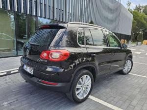 Melns Volkswagen Tiguan 2009 Kauņa, ar dzinēja tilpumu 2.00 L un nobraukumu 300 tūkst. km par 5800 €, foto 6 vietnē AUTOMOTO.COM.LV