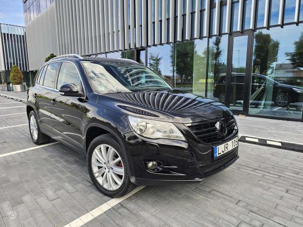 Melns Volkswagen Tiguan 2009 Kauņa, ar dzinēja tilpumu 2.00 L un nobraukumu 300 tūkst. km par 5800 €, foto 8 vietnē AUTOMOTO.COM.LV