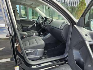 Melns Volkswagen Tiguan 2009 Kauņa, ar dzinēja tilpumu 2.00 L un nobraukumu 300 tūkst. km par 5800 €, foto 12 vietnē AUTOMOTO.COM.LV