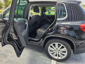 Melns Volkswagen Tiguan 2009 Kauņa, ar dzinēja tilpumu 2.00 L un nobraukumu 300 tūkst. km par 5800 €, foto 15 vietnē AUTOMOTO.COM.LV