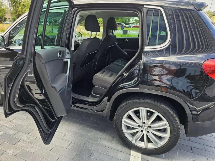Melns Volkswagen Tiguan 2009 Kauņa, ar dzinēja tilpumu 2.00 L un nobraukumu 300 tūkst. km par 5800 €, foto 15 vietnē AUTOMOTO.COM.LV