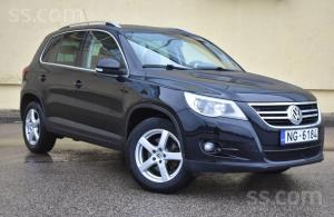 Black Volkswagen Tiguan 2009 in Talsi, with an engine capacity of 2.00 L and mileage of 293 thousand km for 6700 €, photo 3 on AUTOMOTO.COM.LV