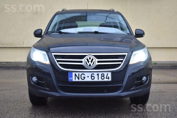 Black Volkswagen Tiguan 2009 in Talsi, with an engine capacity of 2.00 L and mileage of 293 thousand km for 6700 €, photo 6 on AUTOMOTO.COM.LV