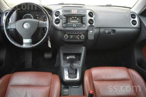Black Volkswagen Tiguan 2009 in Talsi, with an engine capacity of 2.00 L and mileage of 293 thousand km for 6700 €, photo 14 on AUTOMOTO.COM.LV