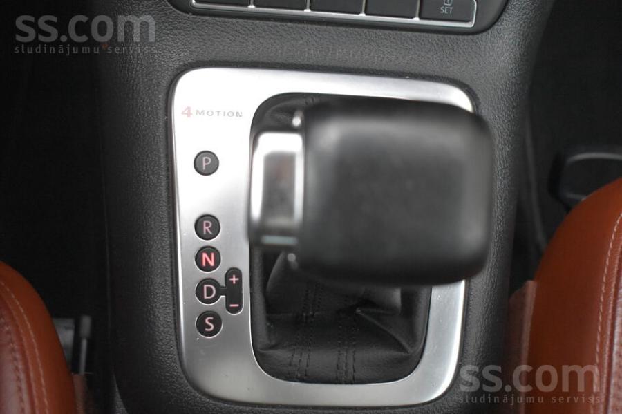 Black Volkswagen Tiguan 2009 in Talsi, with an engine capacity of 2.00 L and mileage of 293 thousand km for 6700 €, photo 37 on AUTOMOTO.COM.LV