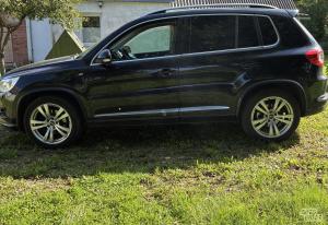 Melns Volkswagen Tiguan 2009 Radviliškis, ar dzinēja tilpumu 2.00 L un nobraukumu 198 tūkst. km par 6400 €, foto 4 vietnē AUTOMOTO.COM.LV