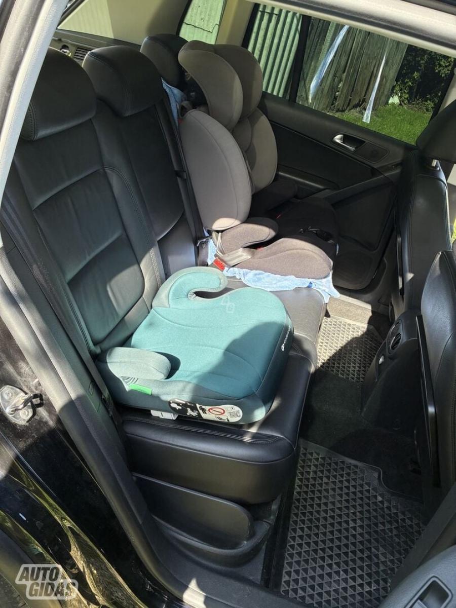 Melns Volkswagen Tiguan 2009 Radviliškis, ar dzinēja tilpumu 2.00 L un nobraukumu 198 tūkst. km par 6400 €, foto 13 vietnē AUTOMOTO.COM.LV