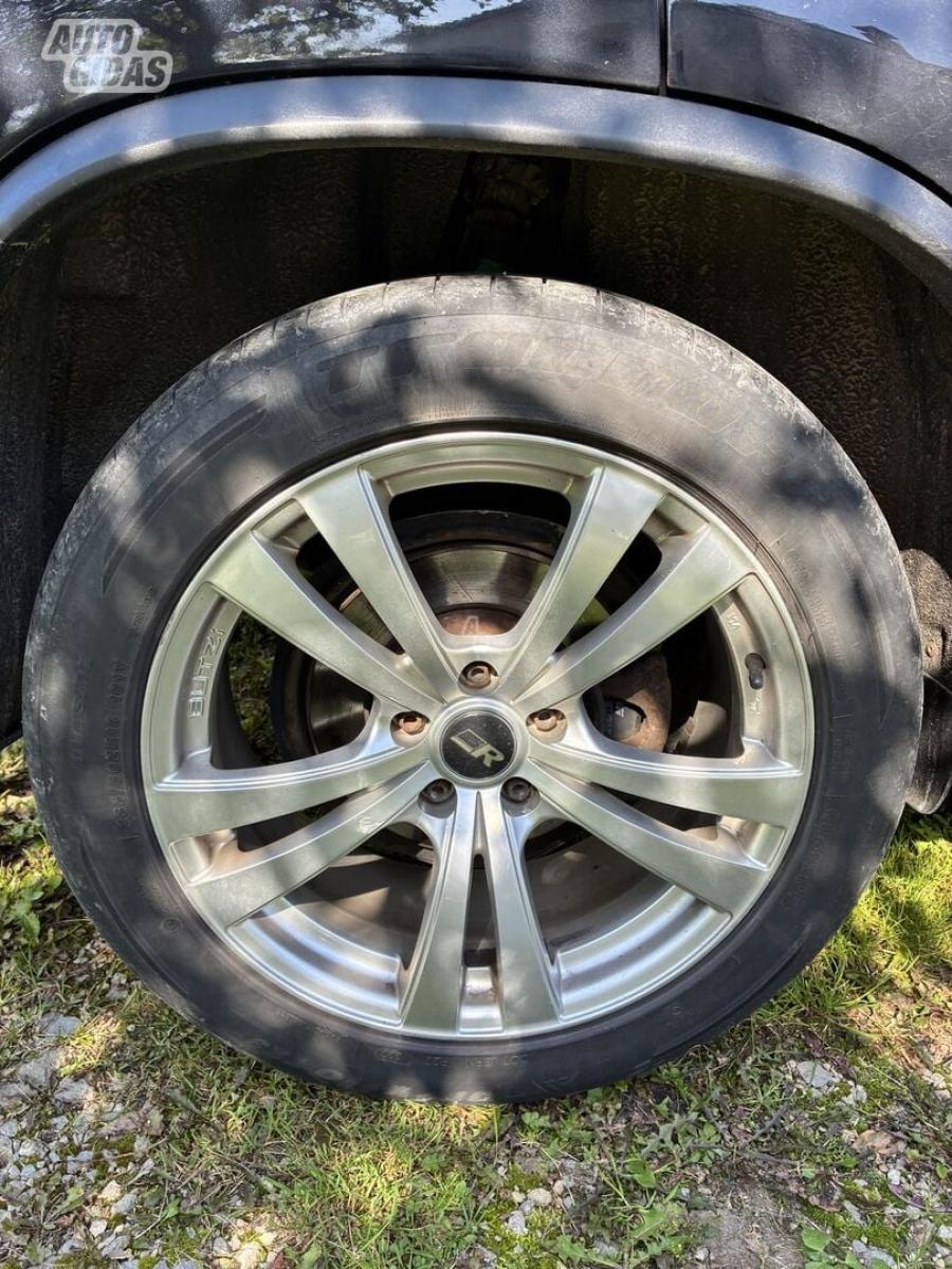 Melns Volkswagen Tiguan 2009 Radviliškis, ar dzinēja tilpumu 2.00 L un nobraukumu 198 tūkst. km par 6400 €, foto 20 vietnē AUTOMOTO.COM.LV