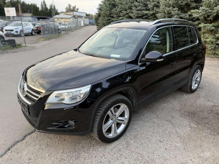 Melns Volkswagen Tiguan 2009 Utena, ar dzinēja tilpumu 2.00 L un nobraukumu 197 tūkst. km par 7100 €, foto 1 vietnē AUTOMOTO.COM.LV