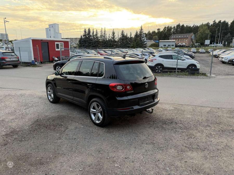 Melns Volkswagen Tiguan 2009 Utena, ar dzinēja tilpumu 2.00 L un nobraukumu 197 tūkst. km par 7100 €, foto 11 vietnē AUTOMOTO.COM.LV