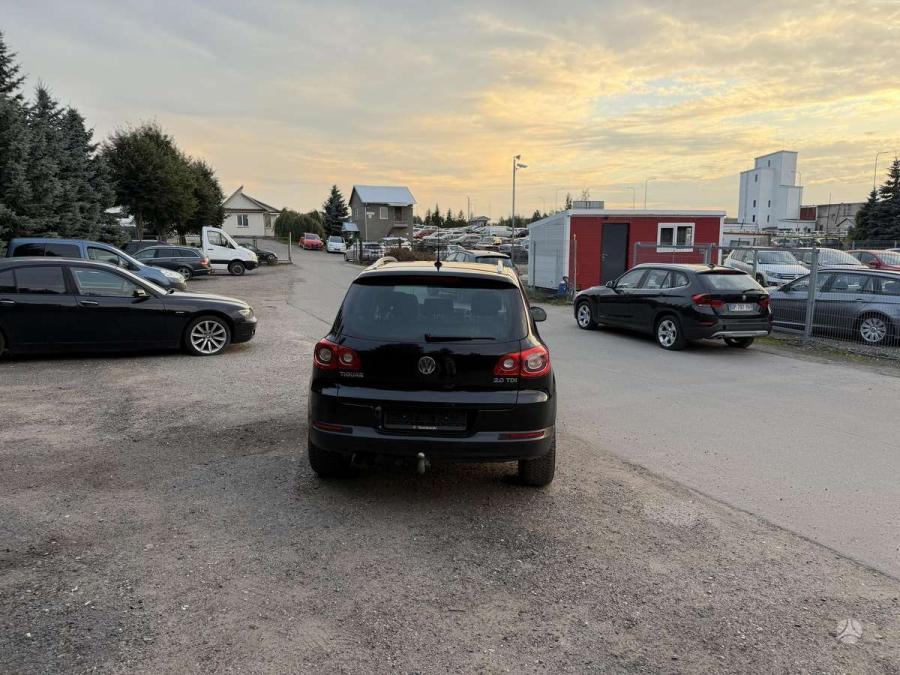 Melns Volkswagen Tiguan 2009 Utena, ar dzinēja tilpumu 2.00 L un nobraukumu 197 tūkst. km par 7100 €, foto 13 vietnē AUTOMOTO.COM.LV