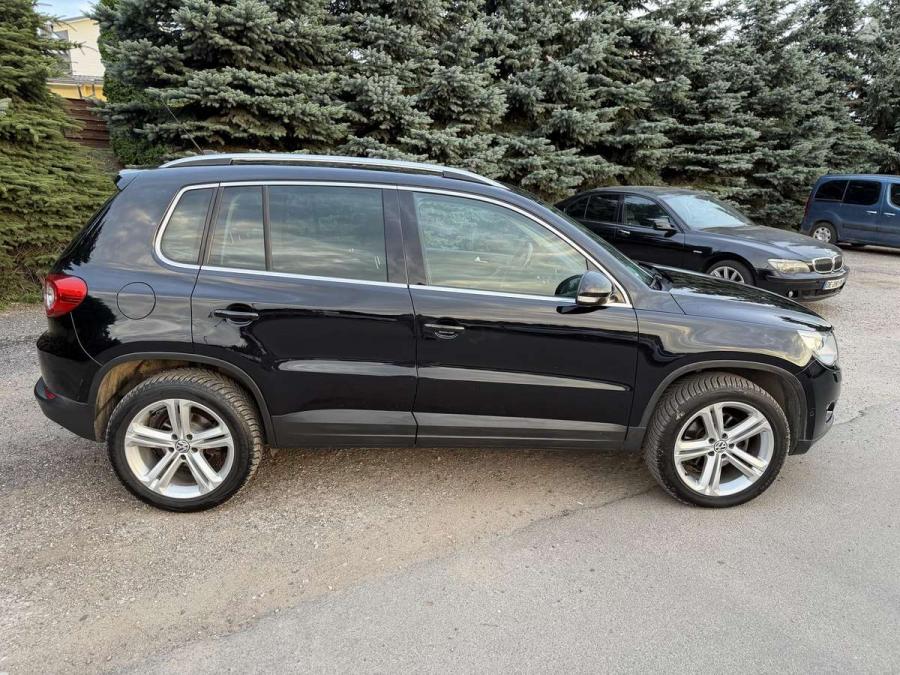 Melns Volkswagen Tiguan 2009 Utena, ar dzinēja tilpumu 2.00 L un nobraukumu 197 tūkst. km par 7100 €, foto 16 vietnē AUTOMOTO.COM.LV
