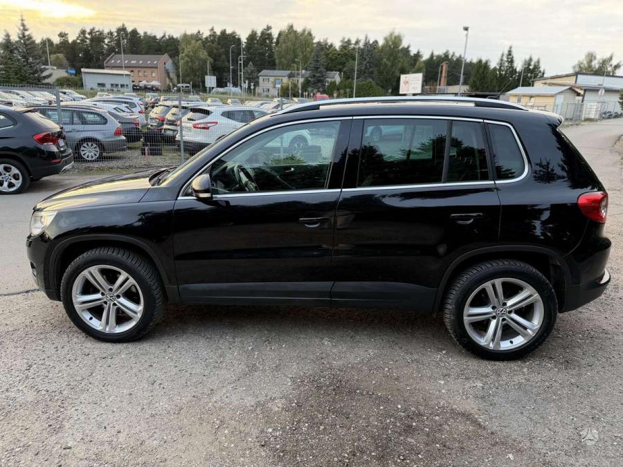 Melns Volkswagen Tiguan 2009 Utena, ar dzinēja tilpumu 2.00 L un nobraukumu 197 tūkst. km par 7100 €, foto 17 vietnē AUTOMOTO.COM.LV