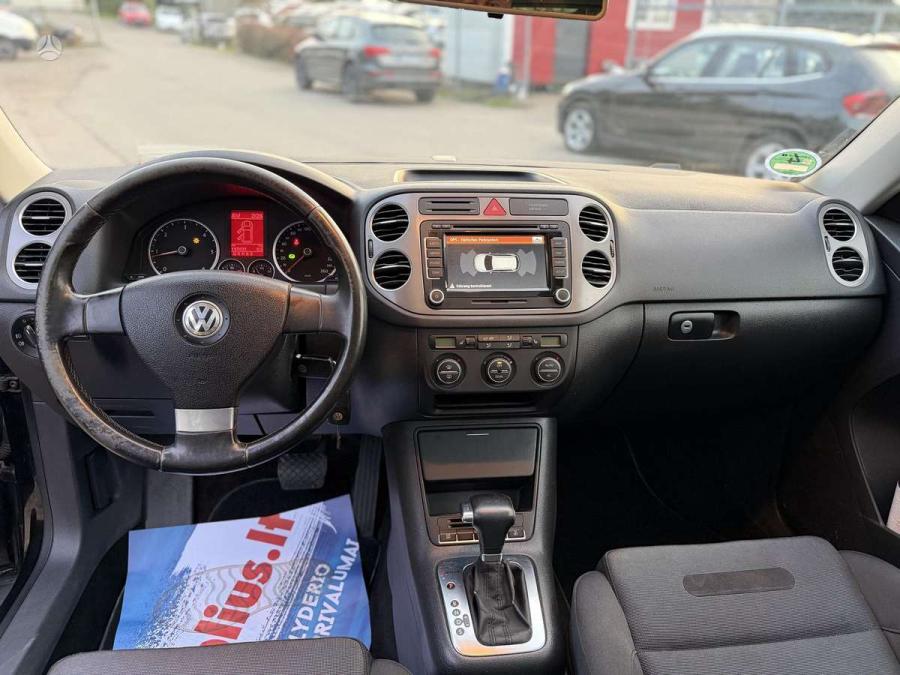 Melns Volkswagen Tiguan 2009 Utena, ar dzinēja tilpumu 2.00 L un nobraukumu 197 tūkst. km par 7100 €, foto 18 vietnē AUTOMOTO.COM.LV