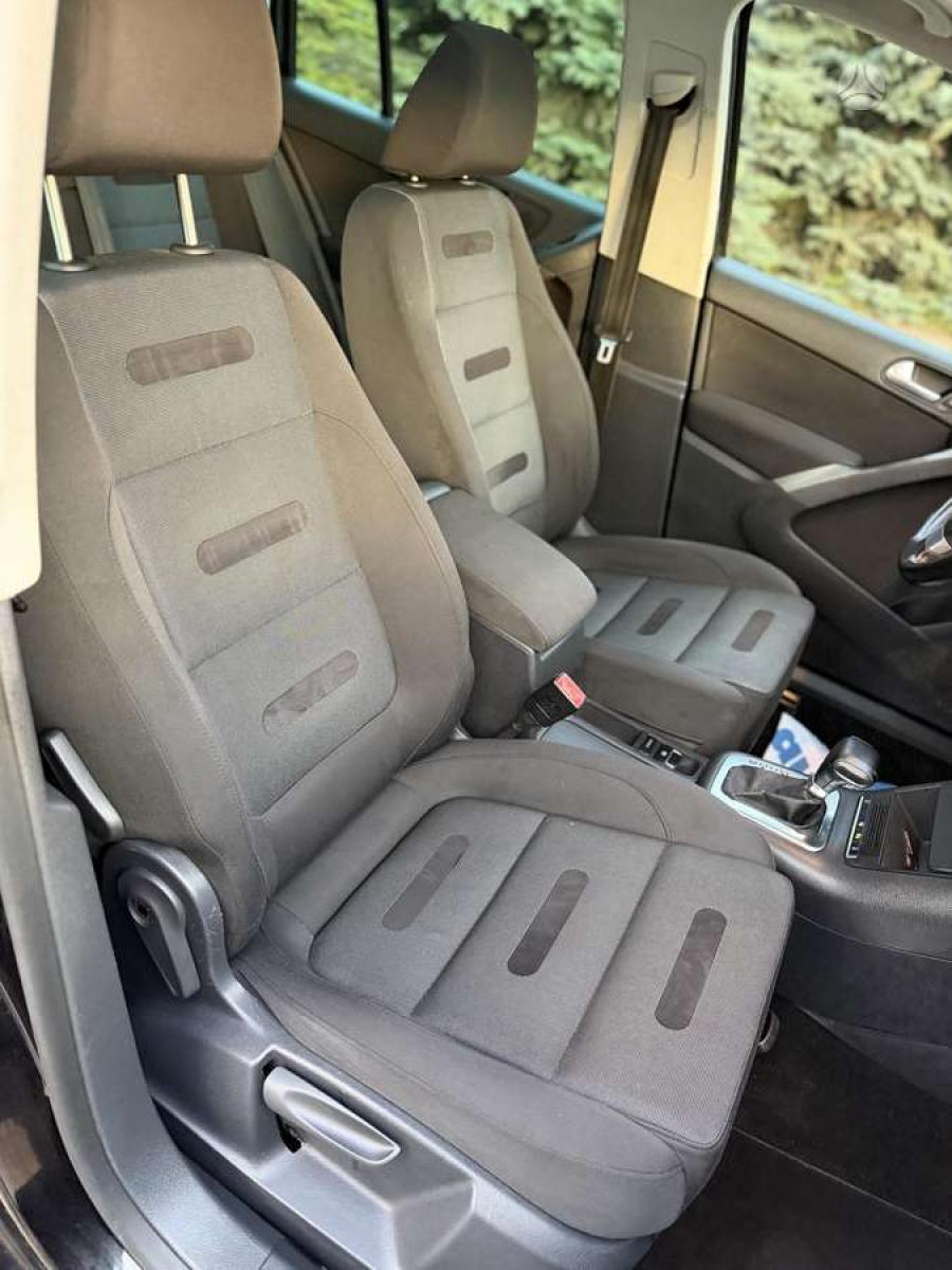 Melns Volkswagen Tiguan 2009 Utena, ar dzinēja tilpumu 2.00 L un nobraukumu 197 tūkst. km par 7100 €, foto 27 vietnē AUTOMOTO.COM.LV