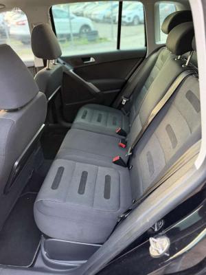 Melns Volkswagen Tiguan 2009 Utena, ar dzinēja tilpumu 2.00 L un nobraukumu 197 tūkst. km par 7100 €, foto 30 vietnē AUTOMOTO.COM.LV