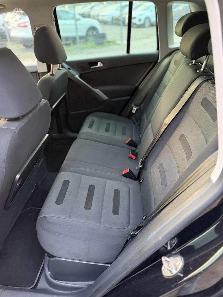 Melns Volkswagen Tiguan 2009 Utena, ar dzinēja tilpumu 2.00 L un nobraukumu 197 tūkst. km par 7100 €, foto 30 vietnē AUTOMOTO.COM.LV