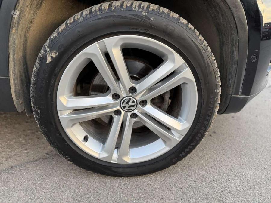 Melns Volkswagen Tiguan 2009 Utena, ar dzinēja tilpumu 2.00 L un nobraukumu 197 tūkst. km par 7100 €, foto 36 vietnē AUTOMOTO.COM.LV
