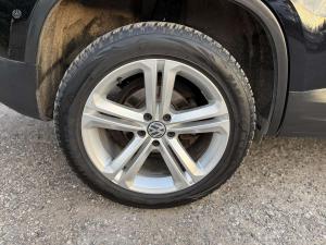 Melns Volkswagen Tiguan 2009 Utena, ar dzinēja tilpumu 2.00 L un nobraukumu 197 tūkst. km par 7100 €, foto 37 vietnē AUTOMOTO.COM.LV