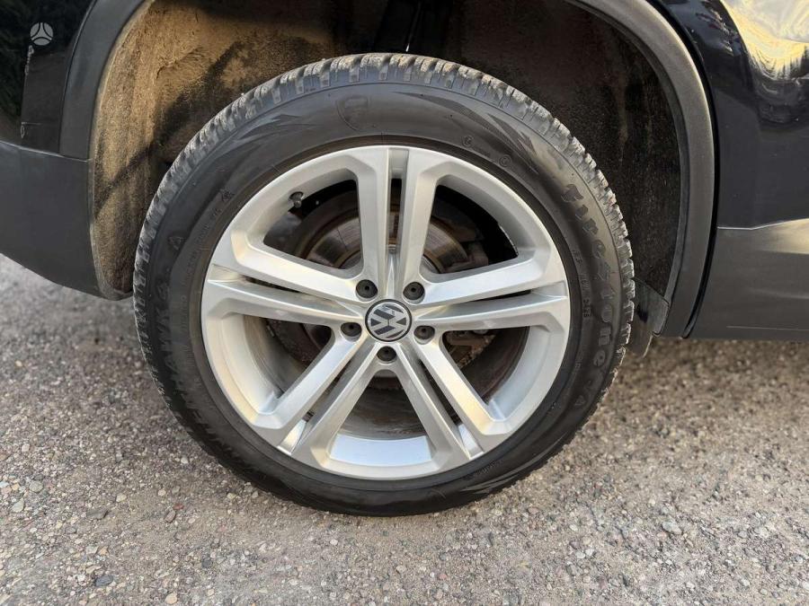 Melns Volkswagen Tiguan 2009 Utena, ar dzinēja tilpumu 2.00 L un nobraukumu 197 tūkst. km par 7100 €, foto 37 vietnē AUTOMOTO.COM.LV