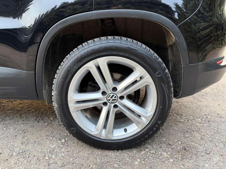 Melns Volkswagen Tiguan 2009 Utena, ar dzinēja tilpumu 2.00 L un nobraukumu 197 tūkst. km par 7100 €, foto 38 vietnē AUTOMOTO.COM.LV
