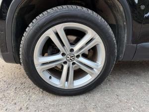 Melns Volkswagen Tiguan 2009 Utena, ar dzinēja tilpumu 2.00 L un nobraukumu 197 tūkst. km par 7100 €, foto 39 vietnē AUTOMOTO.COM.LV