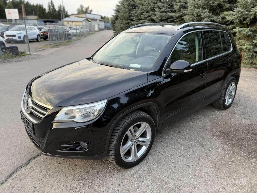 Melns Volkswagen Tiguan 2009 Utena, ar dzinēja tilpumu 2.00 L un nobraukumu 197 tūkst. km par 7100 €, foto 1 vietnē AUTOMOTO.COM.LV