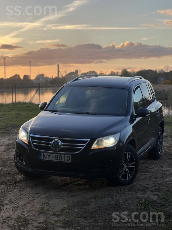 Volkswagen Tiguan 2009 Rīga vietnē Melns Volkswagen Tiguan 2009 Rīga, ar dzinēja tilpumu 2.00 L un nobraukumu 289 tūkst. km par 4300 €, foto 1 vietnē AUTOMOTO.COM.LV