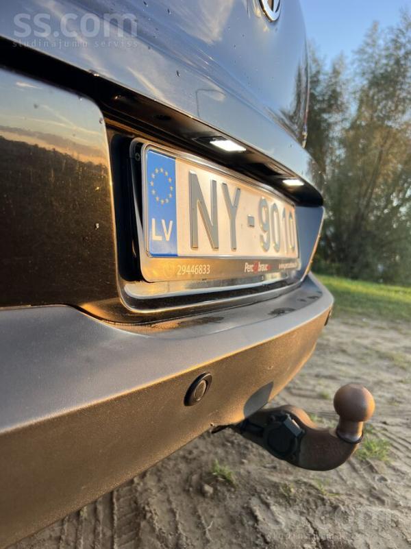 Volkswagen Tiguan 2009 Rīga vietnē Melns Volkswagen Tiguan 2009 Rīga, ar dzinēja tilpumu 2.00 L un nobraukumu 289 tūkst. km par 4300 €, foto 10 vietnē AUTOMOTO.COM.LV