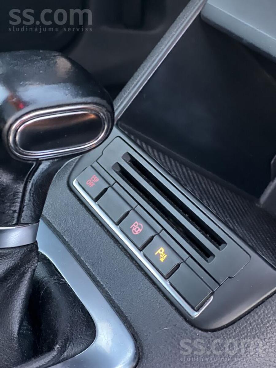Black Volkswagen Tiguan 2009 in Riga, with an engine capacity of 2.00 L and mileage of 289 thousand km for 4300 €, photo 16 on AUTOMOTO.COM.LV