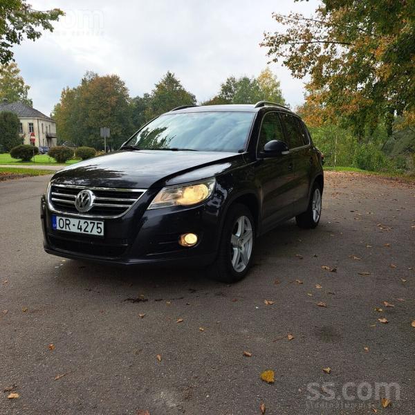 Volkswagen Tiguan 2009 Rēzekne vietnē Melns Volkswagen Tiguan 2009 Rēzekne, ar dzinēja tilpumu 2.00 L un nobraukumu 0 tūkst. km par 5750 €, foto 1 vietnē AUTOMOTO.COM.LV