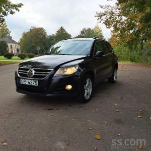 Melns Volkswagen Tiguan 2009 Rēzekne, ar dzinēja tilpumu 2.00 L un nobraukumu 0 tūkst. km par 5750 €, foto 1 vietnē AUTOMOTO.COM.LV