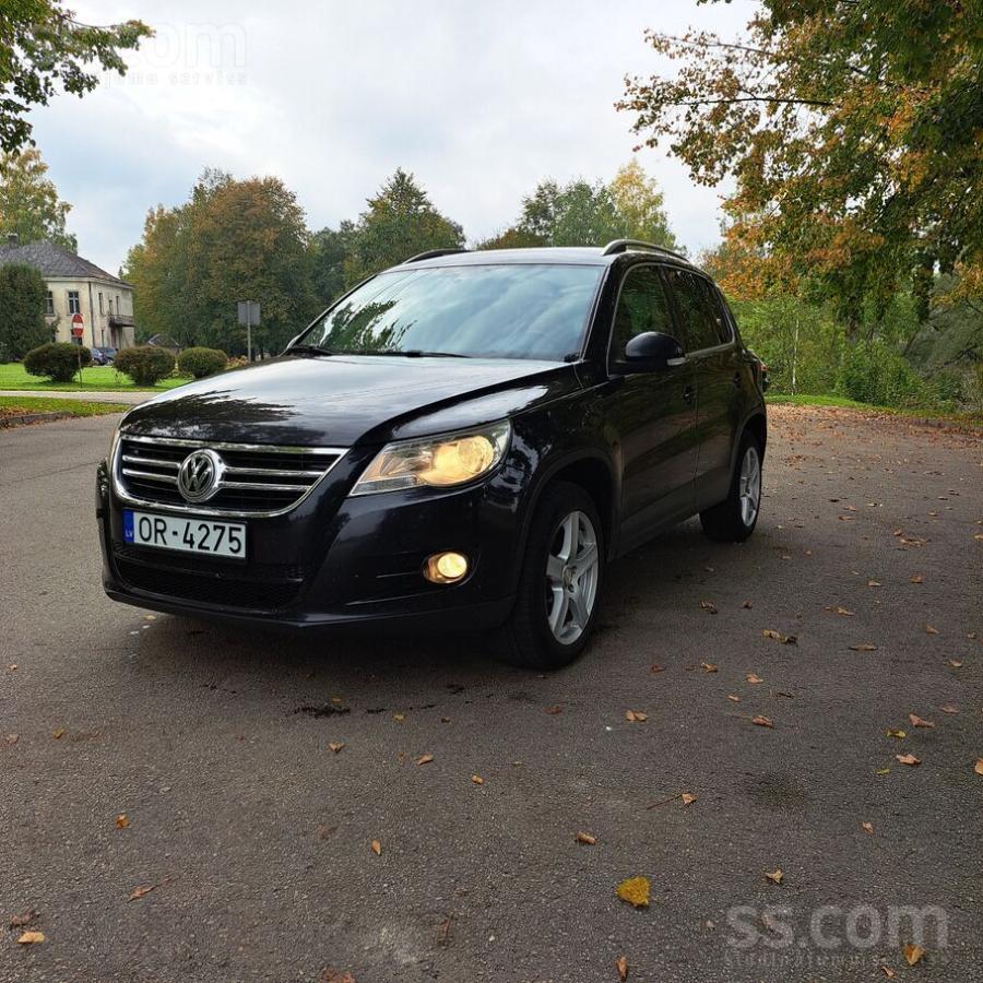 Melns Volkswagen Tiguan 2009 Rēzekne, ar dzinēja tilpumu 2.00 L un nobraukumu 0 tūkst. km par 5750 €, foto 1 vietnē AUTOMOTO.COM.LV
