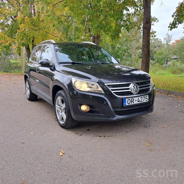 Volkswagen Tiguan 2009 Rēzekne vietnē Melns Volkswagen Tiguan 2009 Rēzekne, ar dzinēja tilpumu 2.00 L un nobraukumu 0 tūkst. km par 5750 €, foto 4 vietnē AUTOMOTO.COM.LV