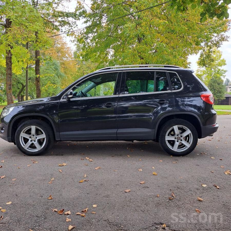 Melns Volkswagen Tiguan 2009 Rēzekne, ar dzinēja tilpumu 2.00 L un nobraukumu 0 tūkst. km par 5750 €, foto 5 vietnē AUTOMOTO.COM.LV